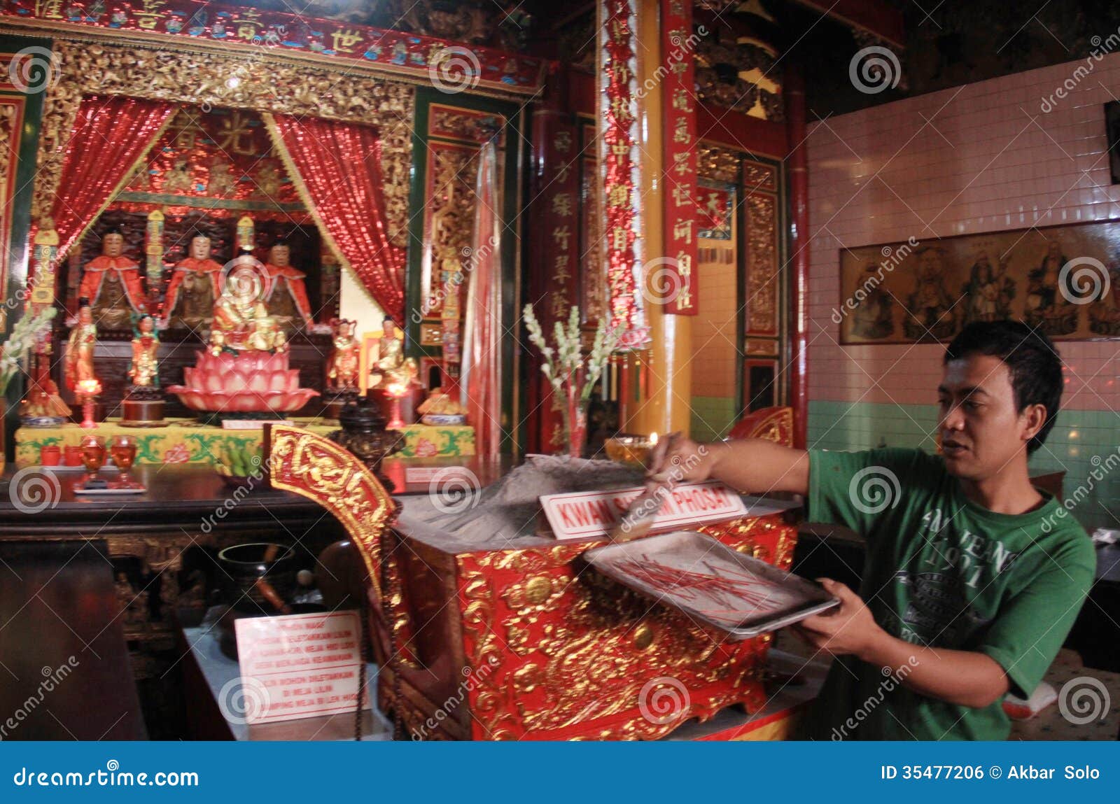 Cleaning temple editorial photo. Image of year, central - 35477206