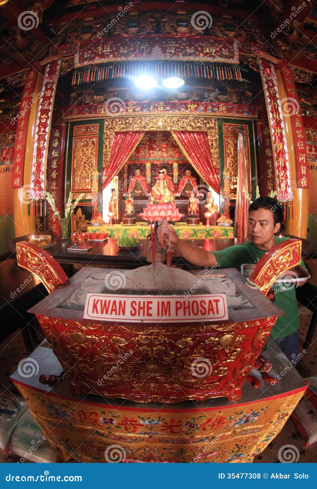 Cleaning temple editorial stock photo. Image of religion - 35477308