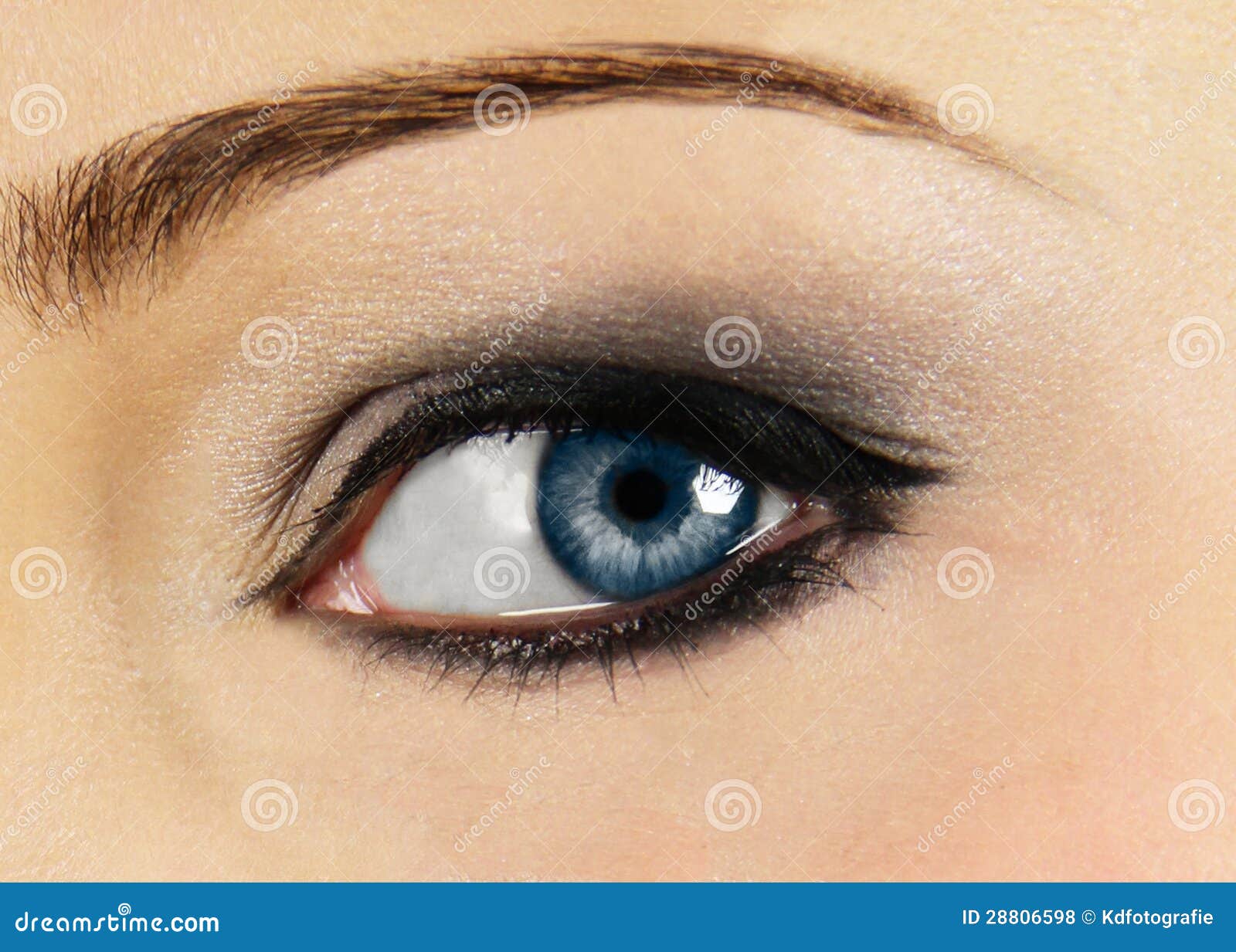 Clear blue eye of woman stock photo. Image of eyelashes - 28806598