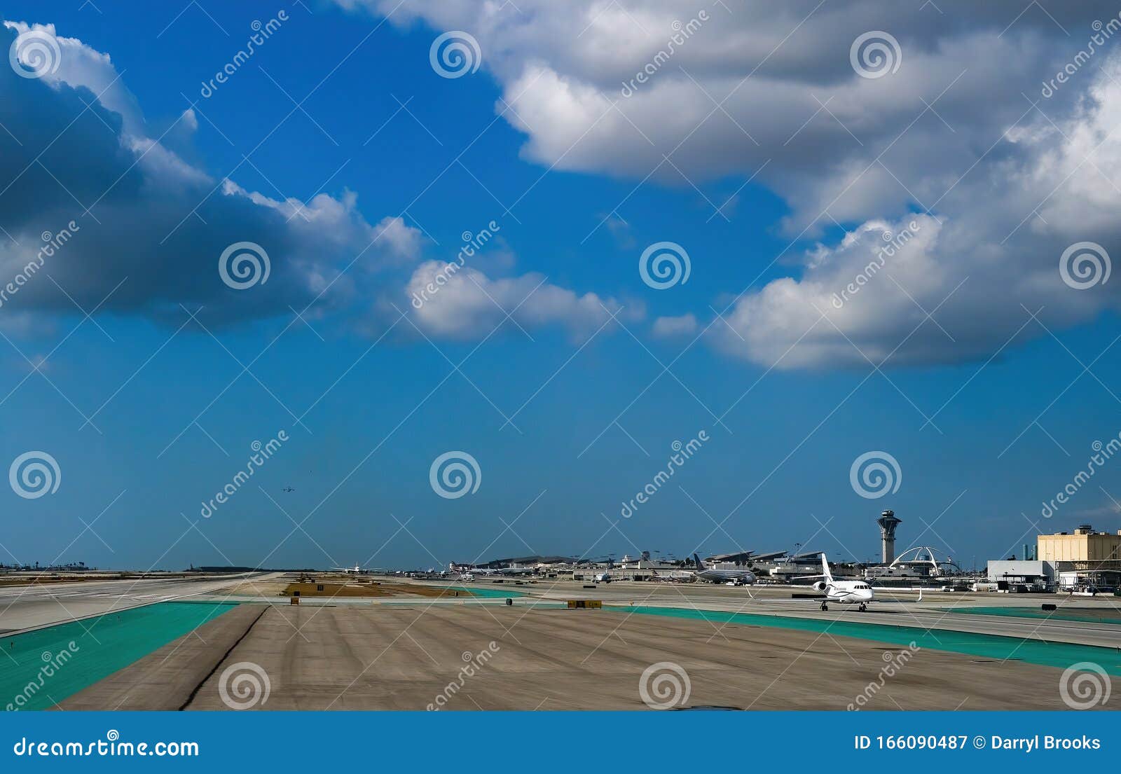 Clear Runway stock image. Image of landing, empty, horizon - 166090487