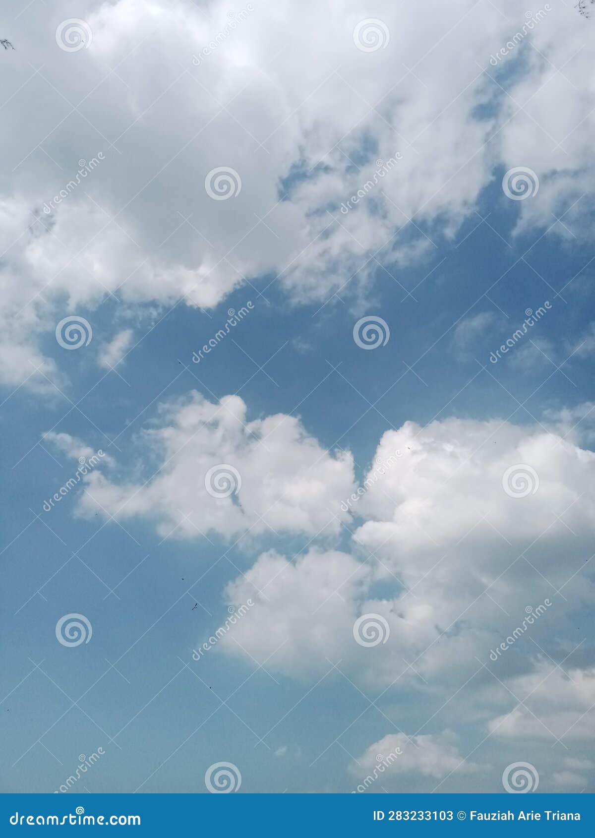 Clear sky at noon stock image. Image of beach, cloud - 283233103