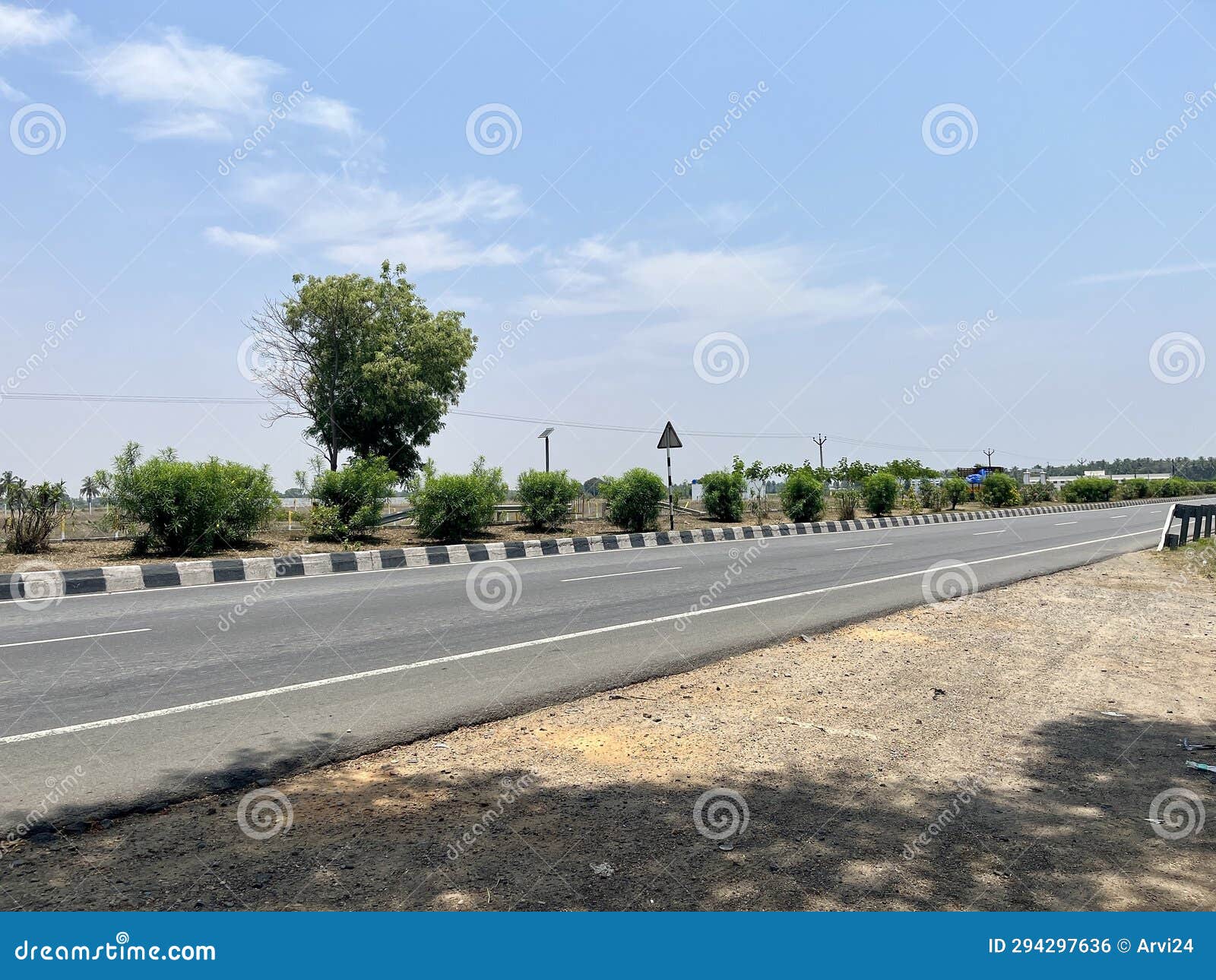 Clear View of a Expressway Roads Stock Photo - Image of street, driving ...