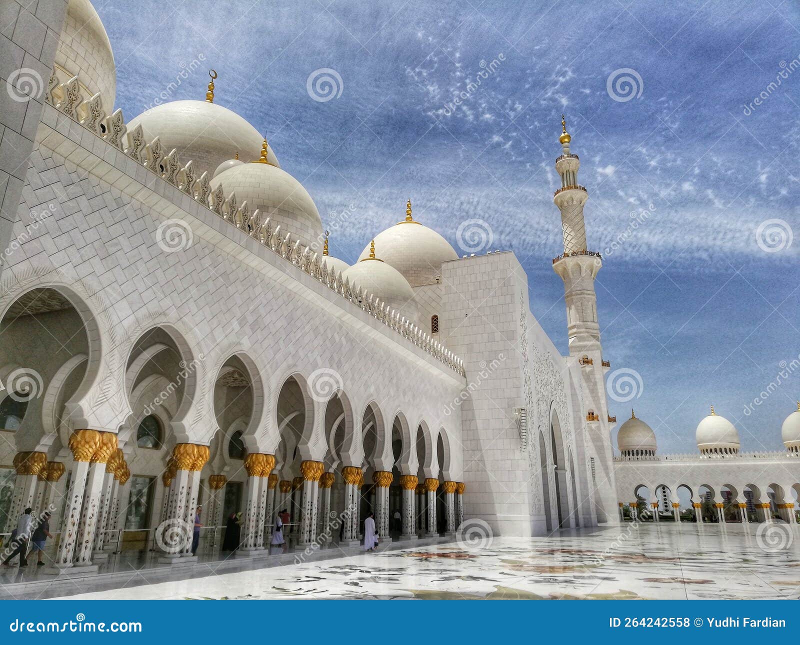 Clear White Mosque with the Blue Sky at Dubai Stock Photo - Image of ...