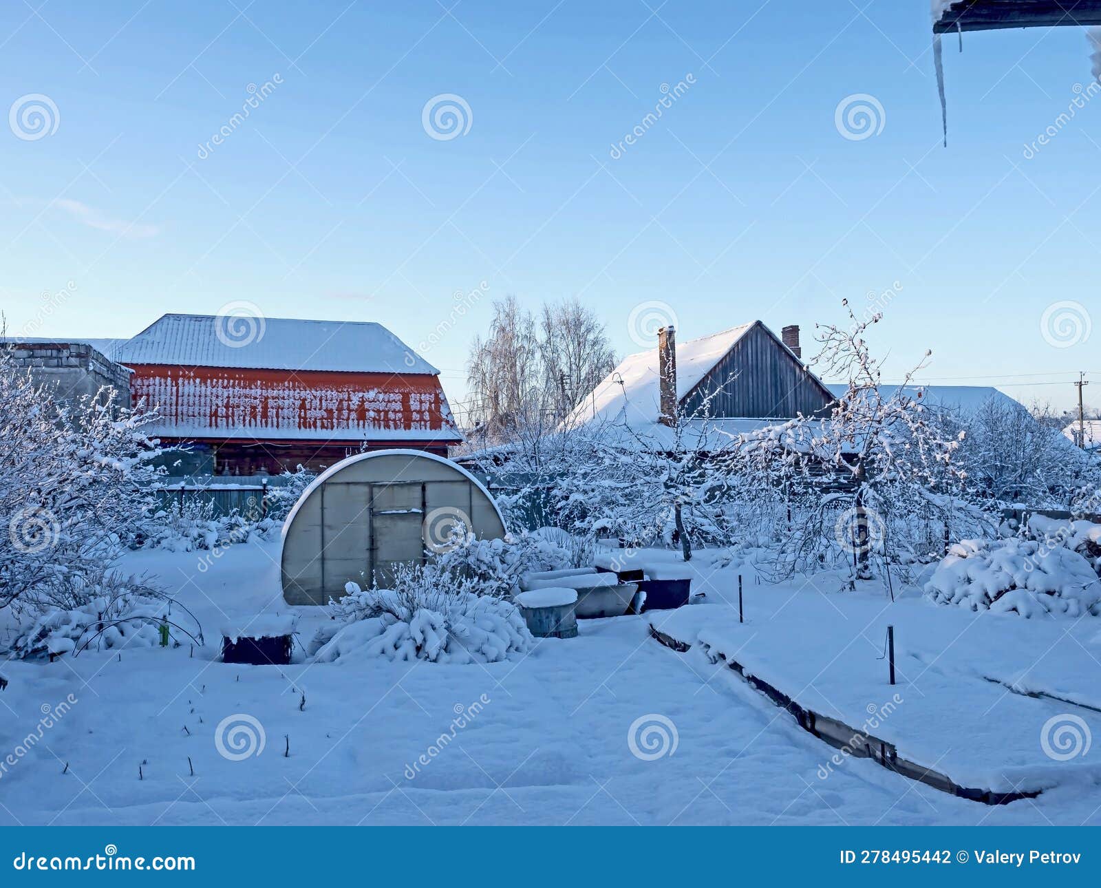 A Clear Winter Morning in the Countryside Stock Photo - Image of ...