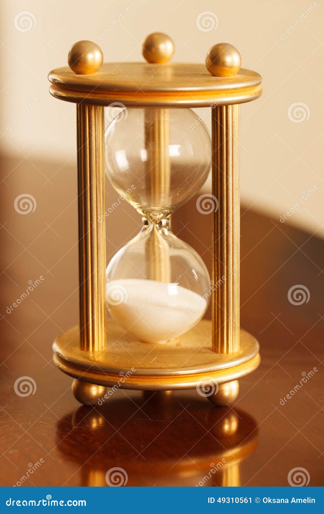 Clessidra immagine stock. Immagine di clessidra, antico - 49310561