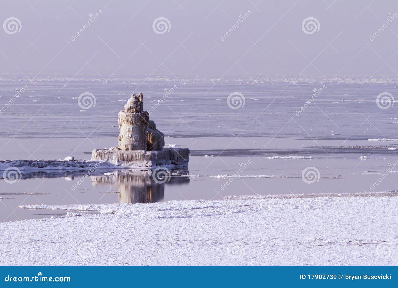 Cleveland Harbor West Pierhead Lighthouse Stock Image - Image of lake ...