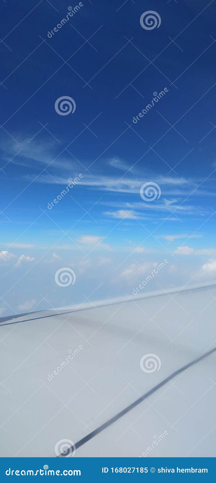 Click Pic of the Cloud from the Plan Stock Image - Image of click ...