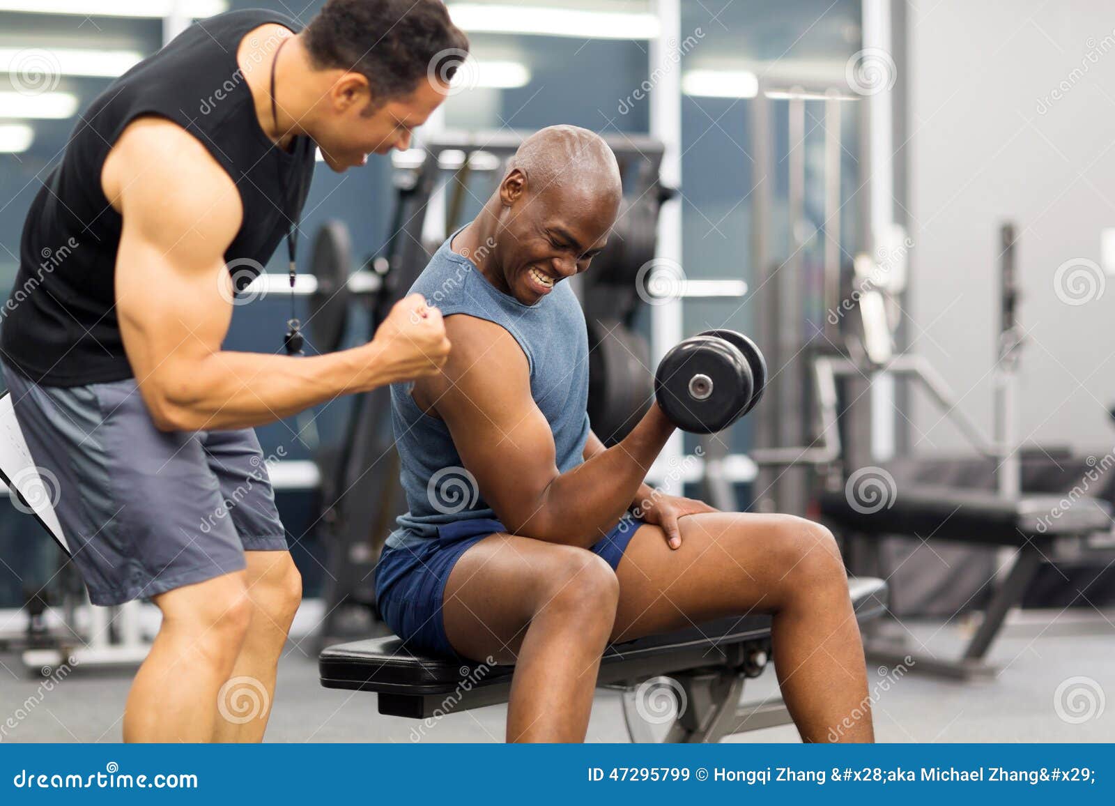 Cliente De Motivación Del Instructor Del Gimnasio Imagen de archivo ...