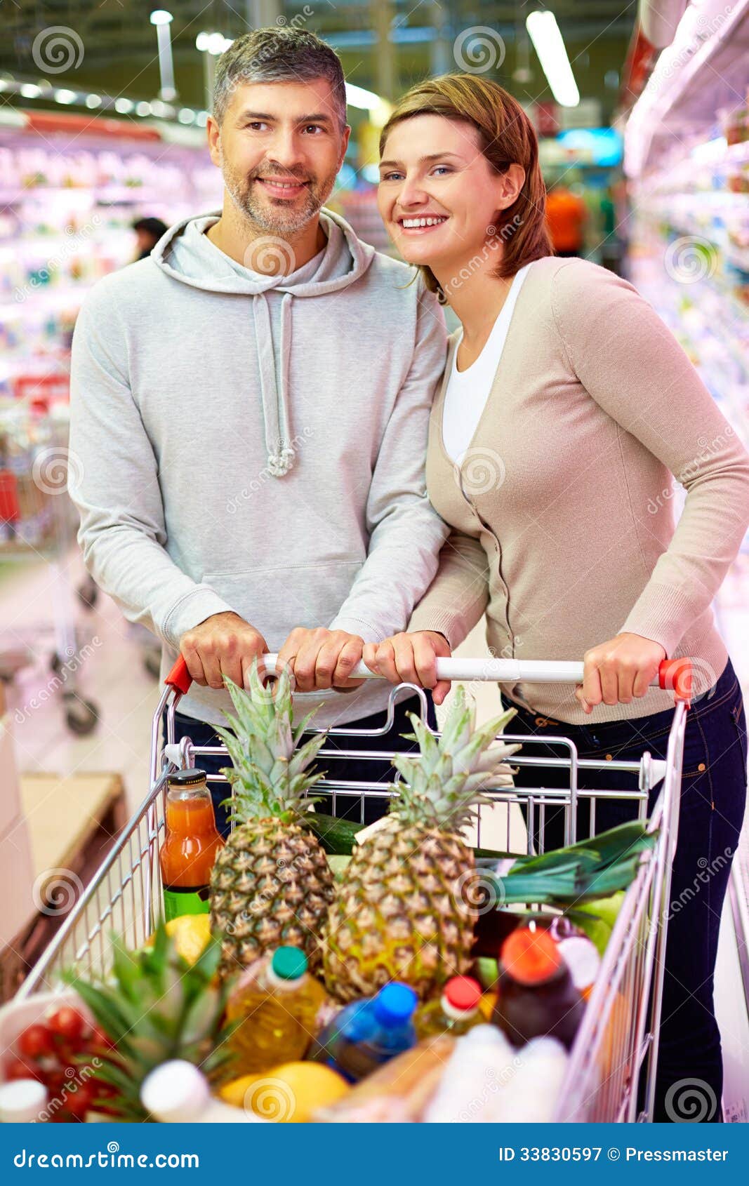 Clientes felices imagen de archivo. Imagen de lazo, pares - 33830597