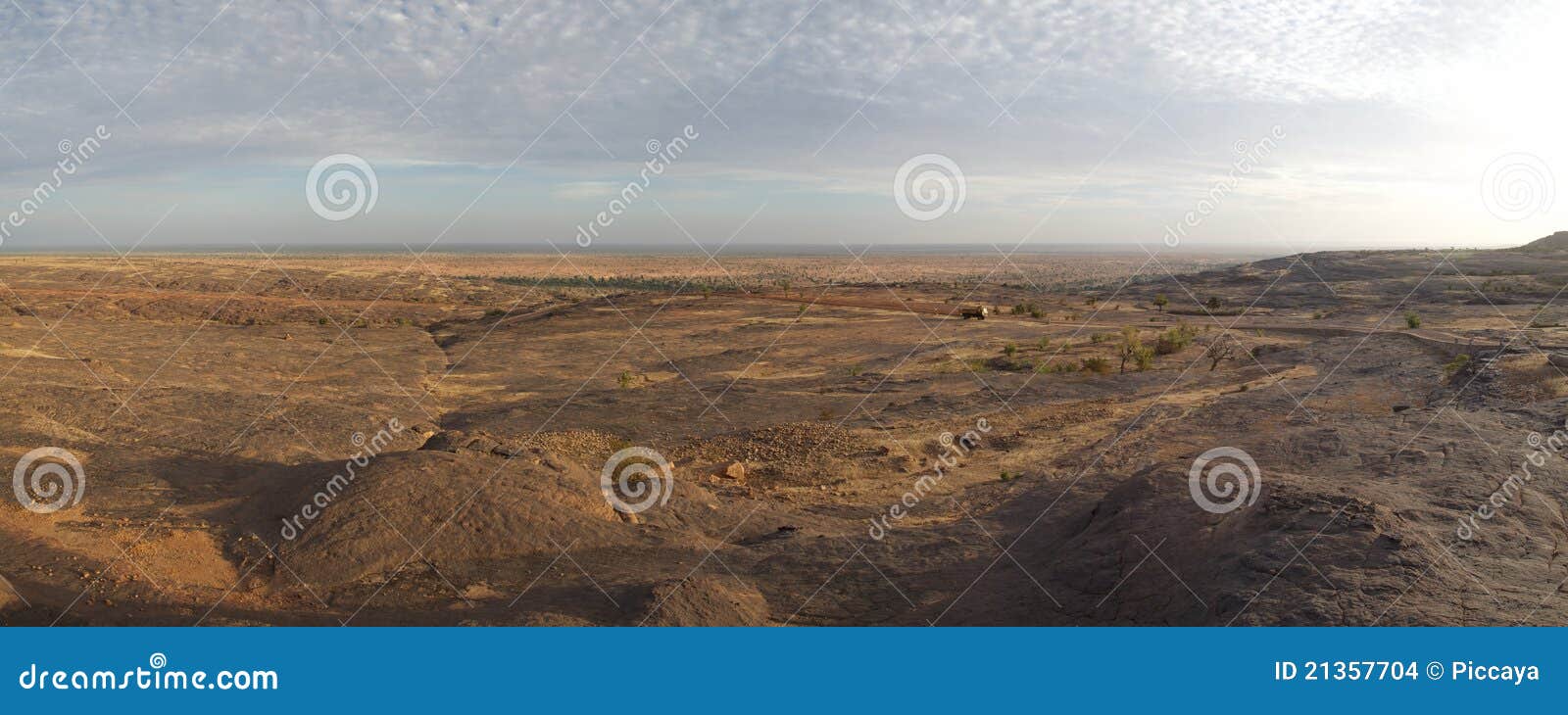 Cliff of Bandiagara stock photo. Image of sanctuaries - 21357704