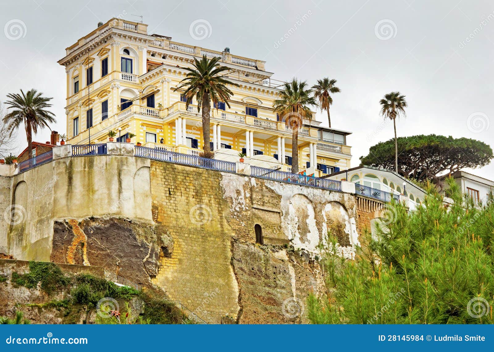 Cliff buildings. stock photo. Image of sorento, building - 28145984