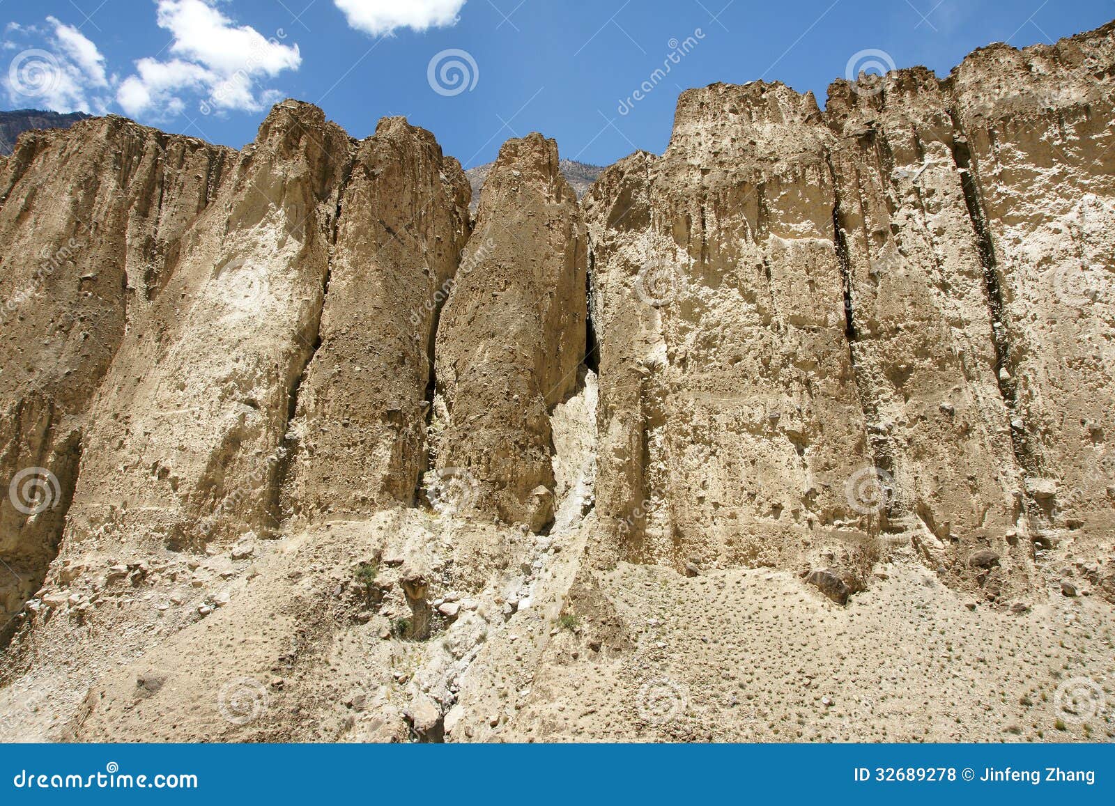 Cliff stock photo. Image of verticalis, rock, vertical - 32689278