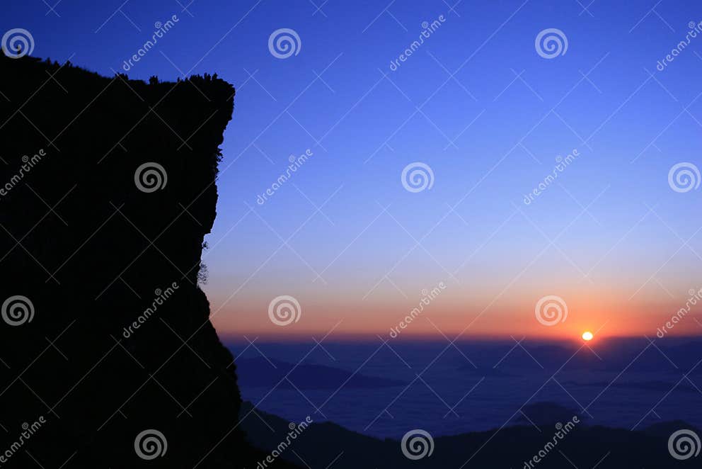 Cliff with the morning sun stock image. Image of people - 20032253
