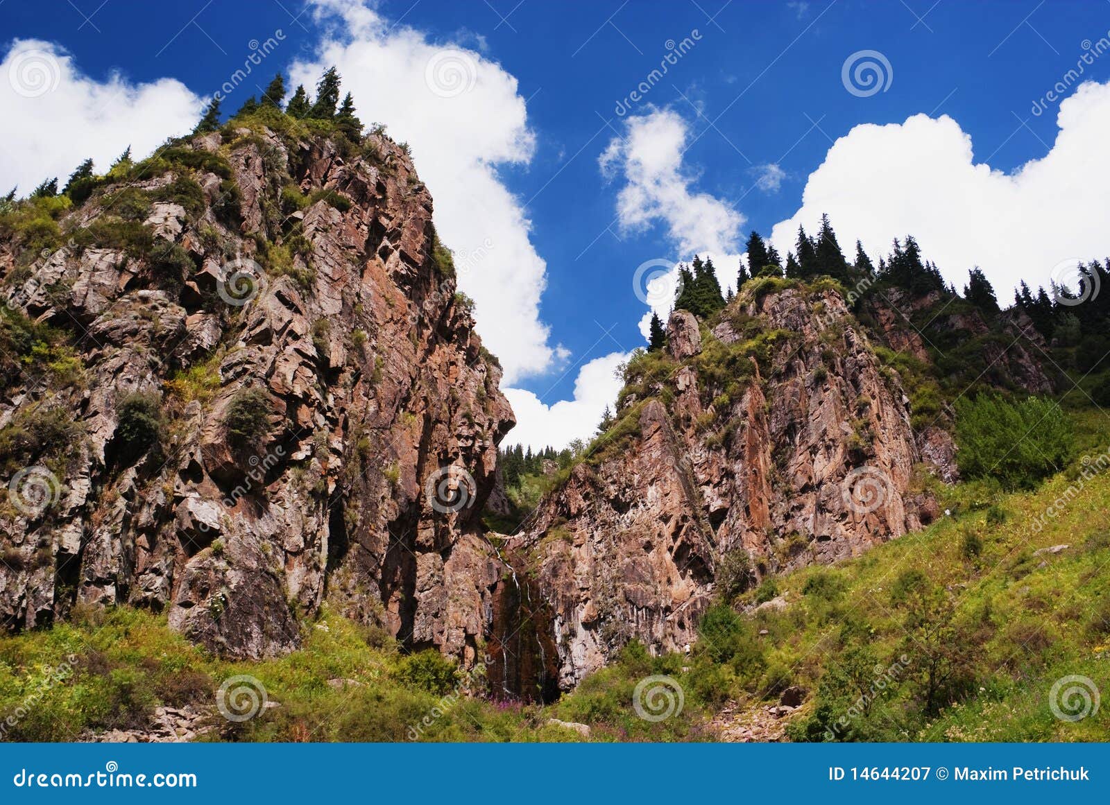 Cliff and small waterfall stock image. Image of nature - 14644207