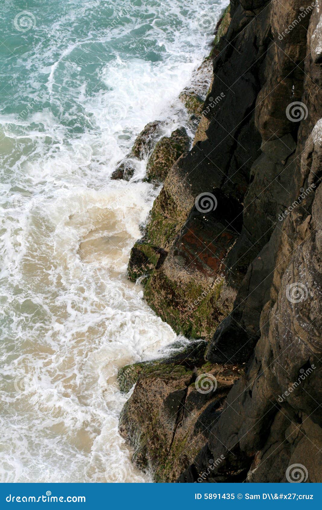 Cliff Waves - Fraser Island Stock Image - Image of wave, cliff: 5891435
