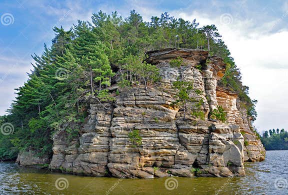 Cliff in Wisconsin Dells stock photo. Image of park, ducks - 51397538