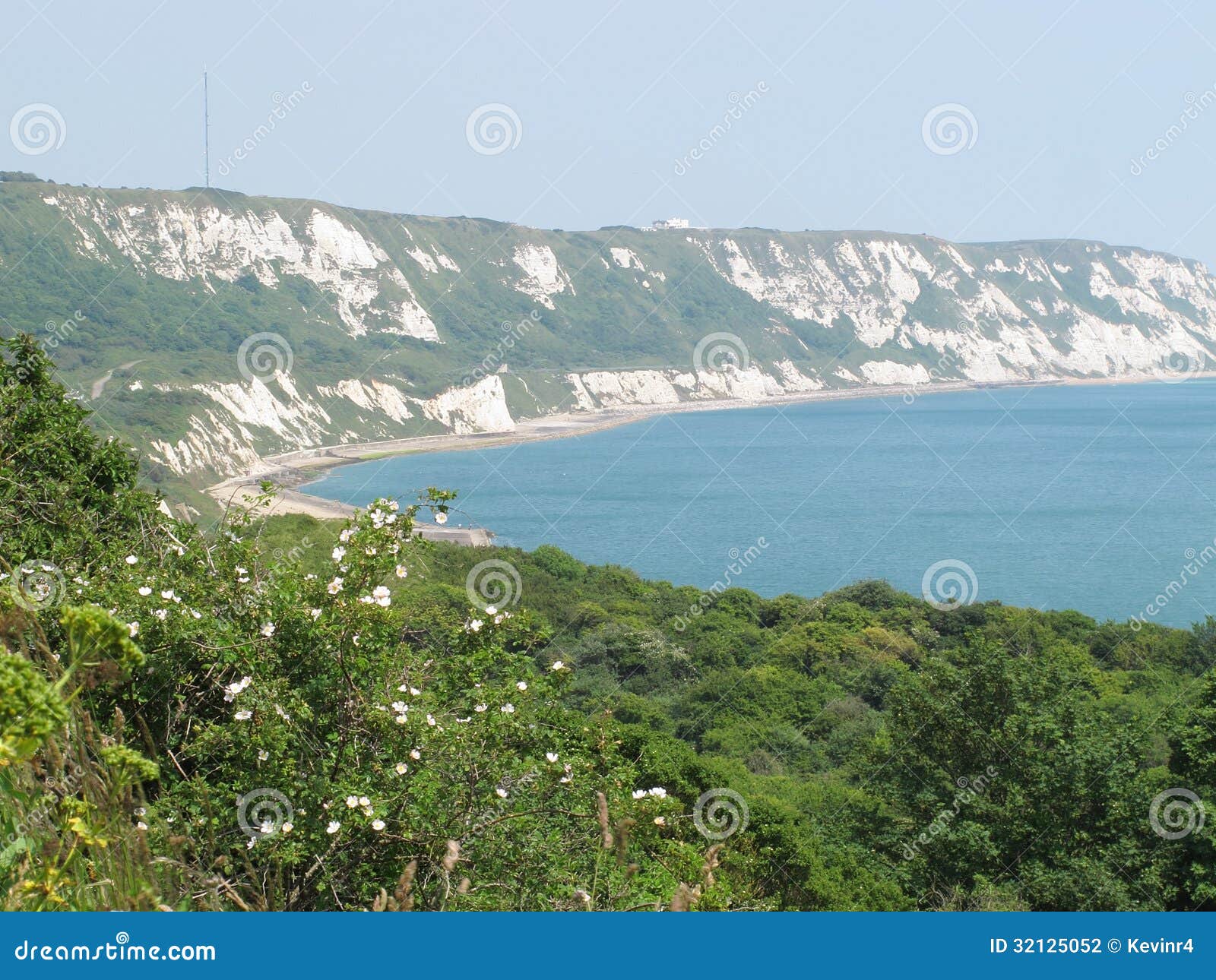 The Cliffs at Folkestone stock photo. Image of shore - 32125052