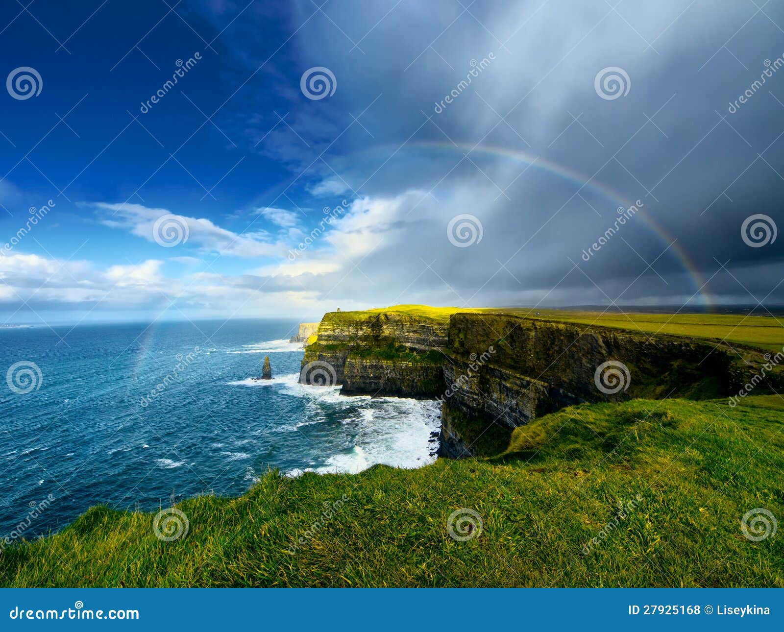 Cliffs of Moher. Ireland stock photo. Image of green - 27925168