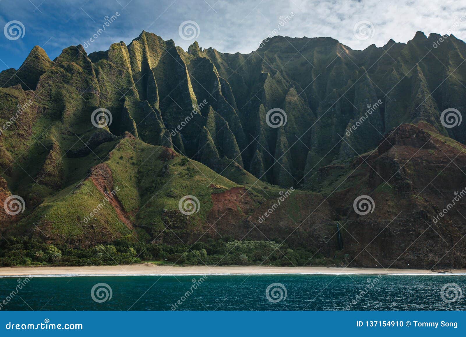 The Cliffs of Na Pali Coast Stock Photo - Image of hawaiian, pali ...