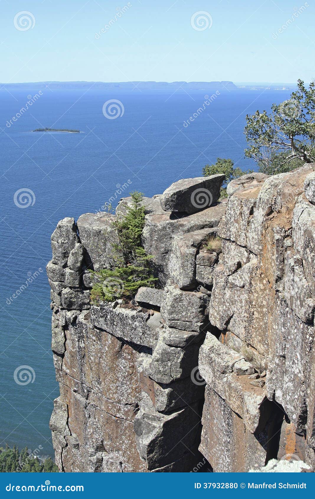 Cliffs At Sleeping Giant Provincial Park Royalty-Free Stock Photography ...