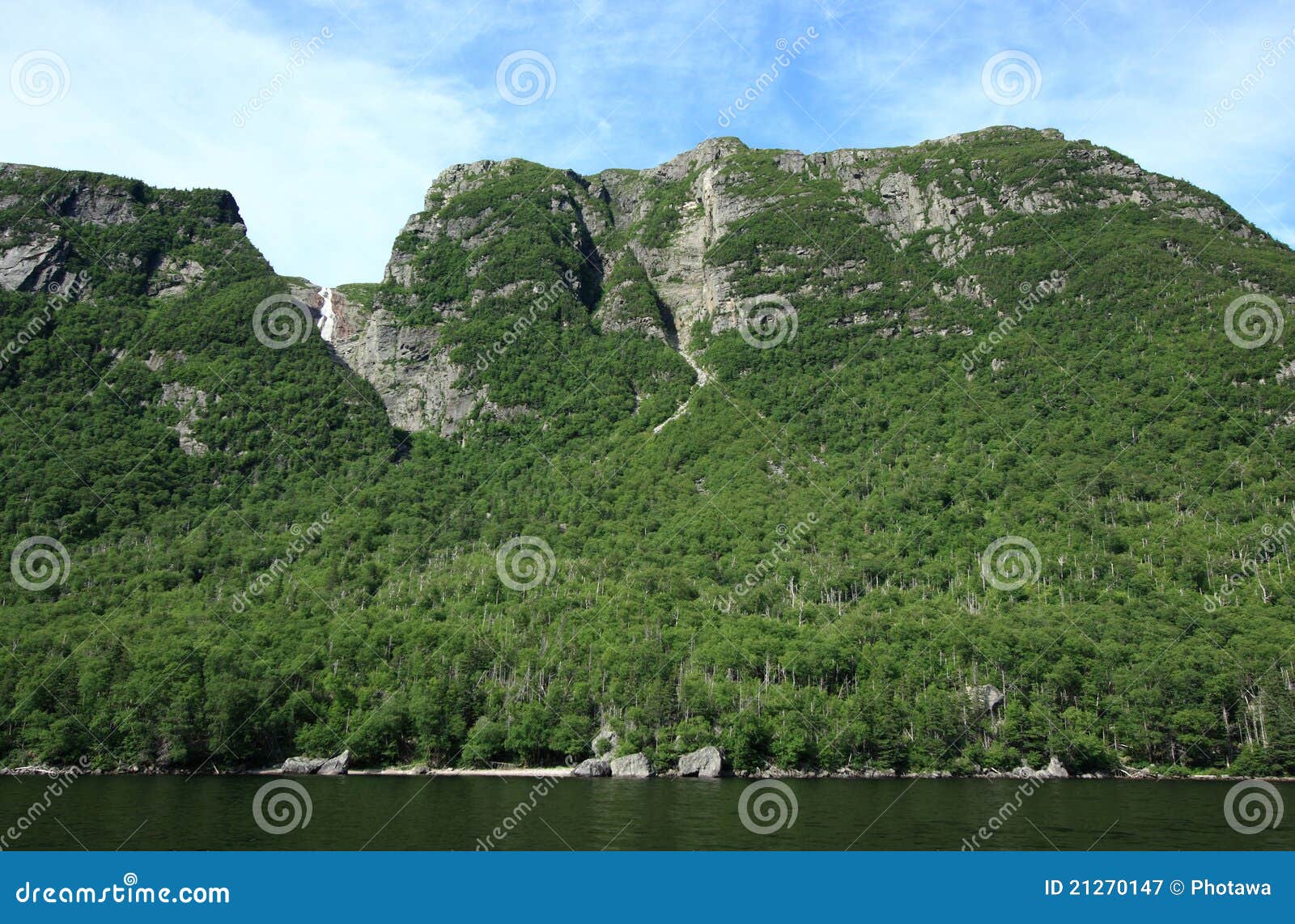 Cliffs at Western Brook Pond Stock Image - Image of shoreline, forest ...