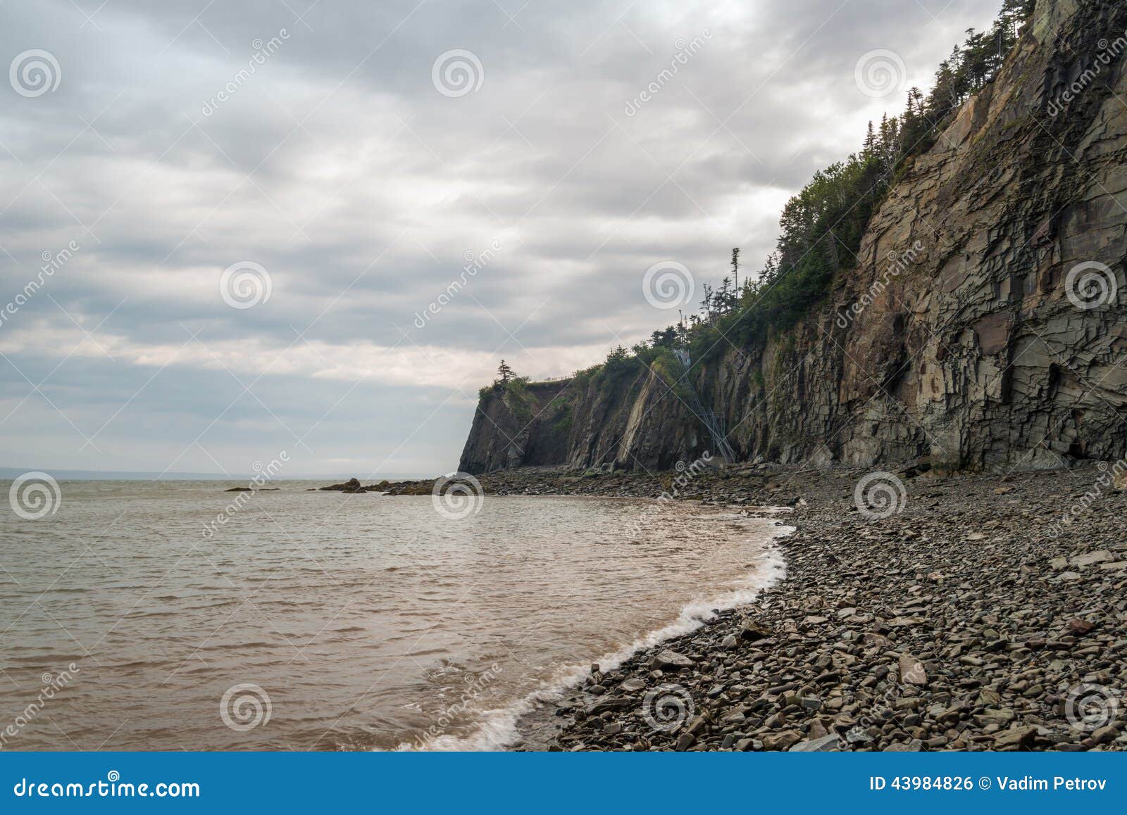 Cliifs of Cape Enrage Along the Bay of Fundy Stock Photo - Image of ...