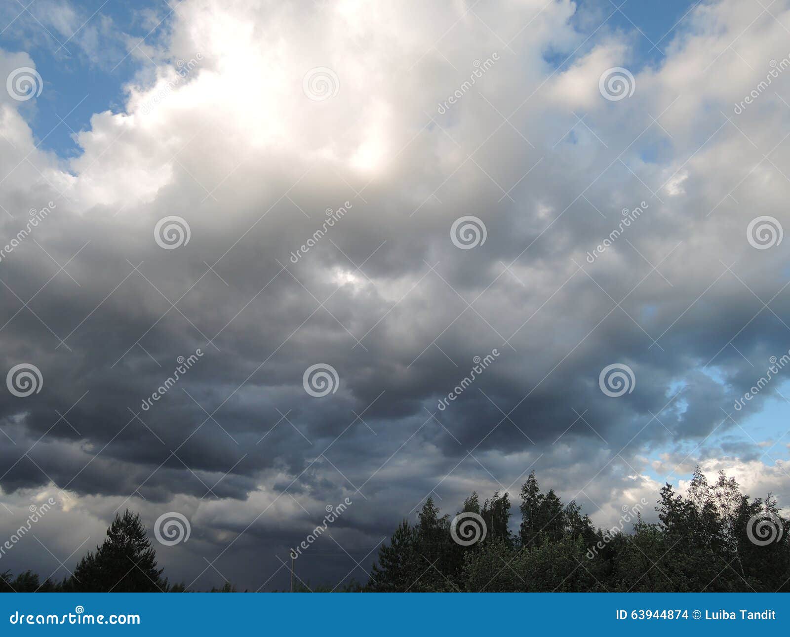 Clima tempestuoso foto de archivo. Imagen de tempestuoso - 63944874