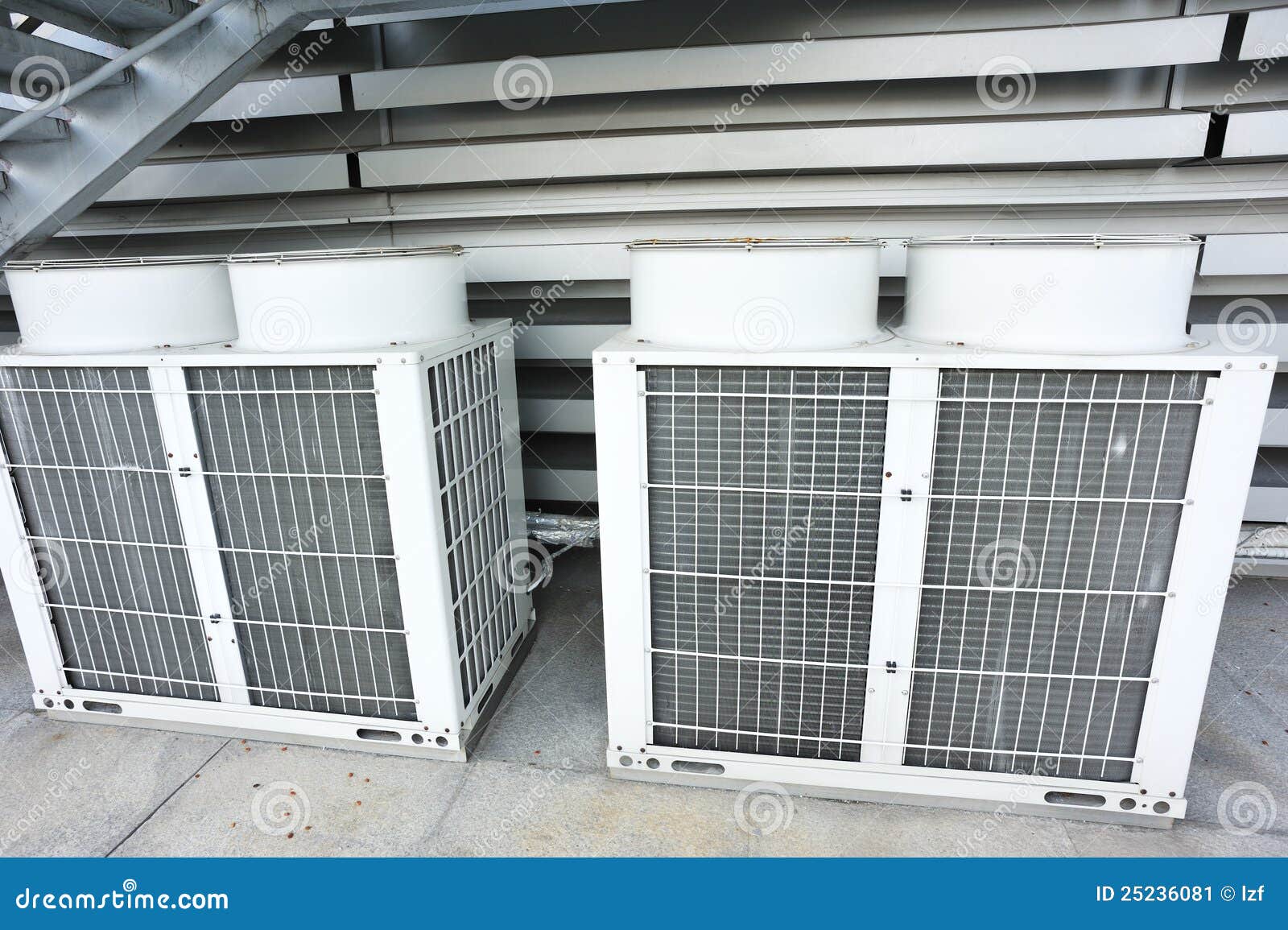 Climatisation centrale image stock. Image du gris, central - 25236081