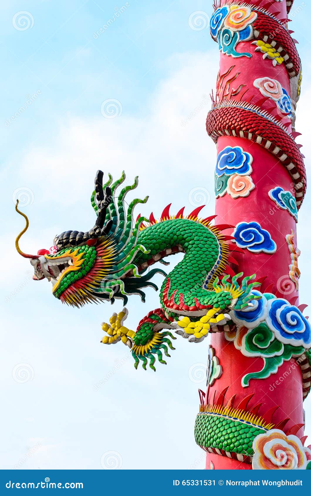 Climbing Dragon Royalty-Free Stock Photo | CartoonDealer.com #65331513
