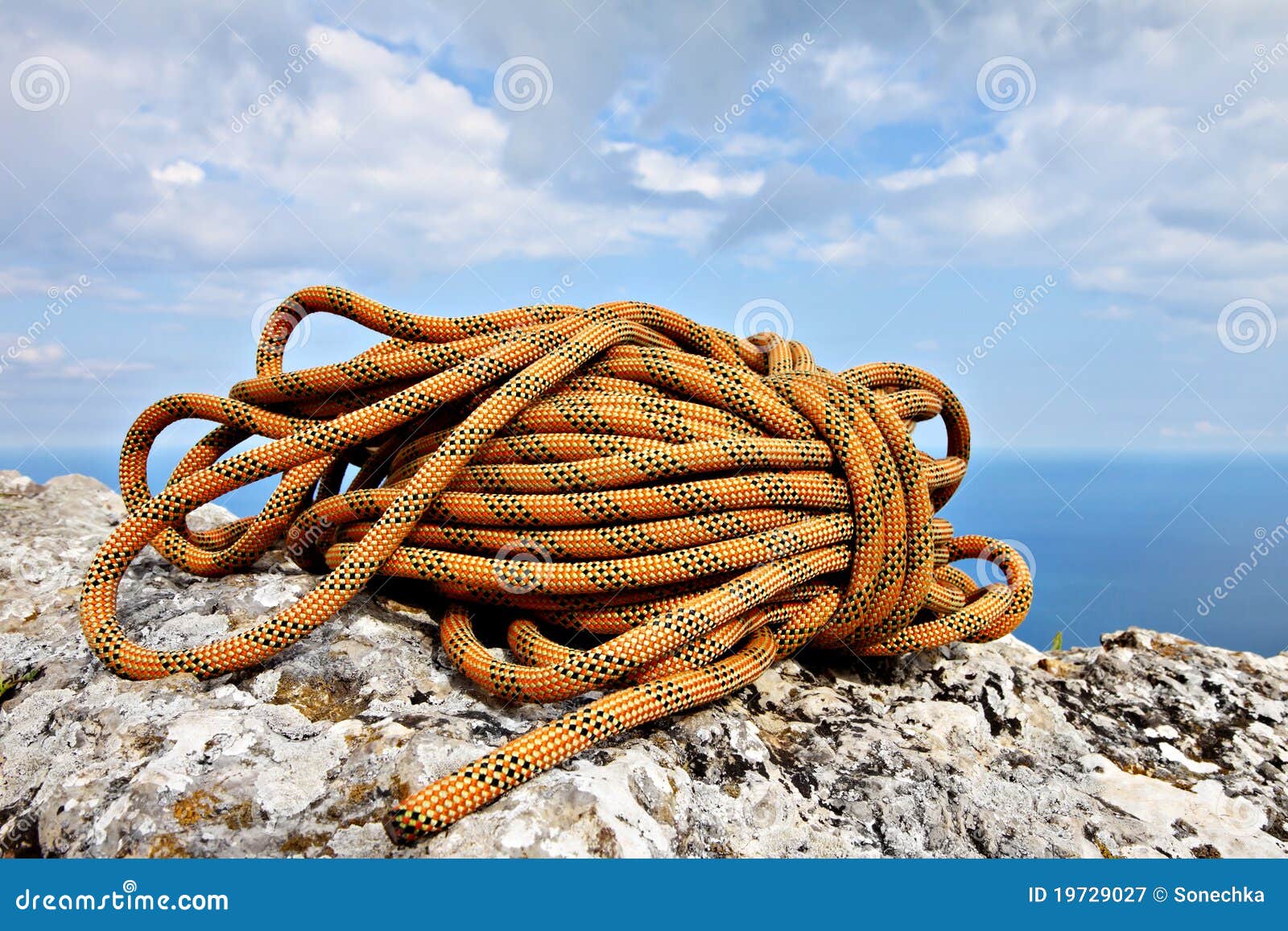 Climbing Rope stock image. Image of fasten, diagonal - 19729027