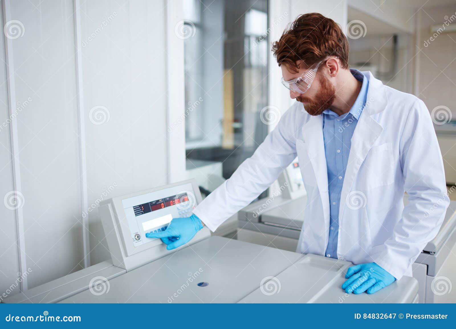 Clinician at work stock image. Image of pharmacist, science - 84832647