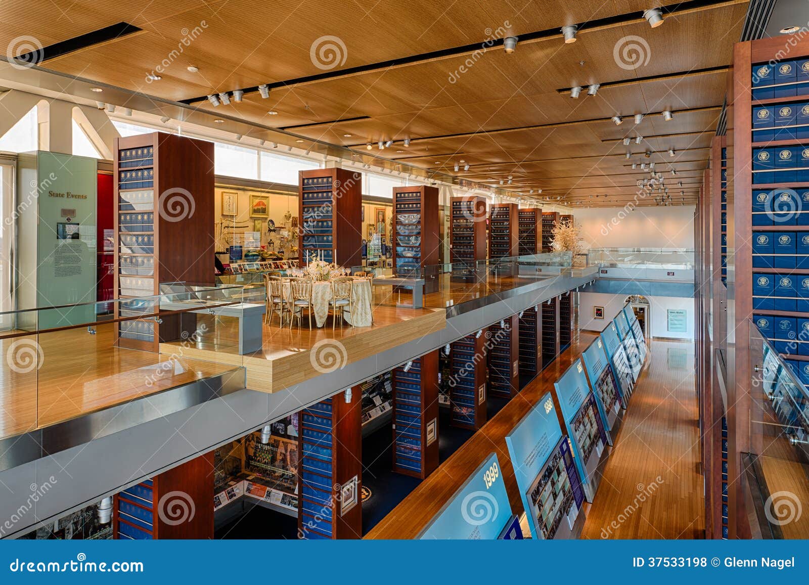 Clinton Presidential Library Photo stock éditorial - Image of indoors ...