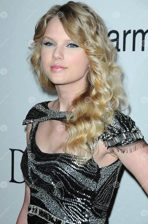 Clive Davis, Taylor Swift editorial stock photo. Image of taylor - 22231028