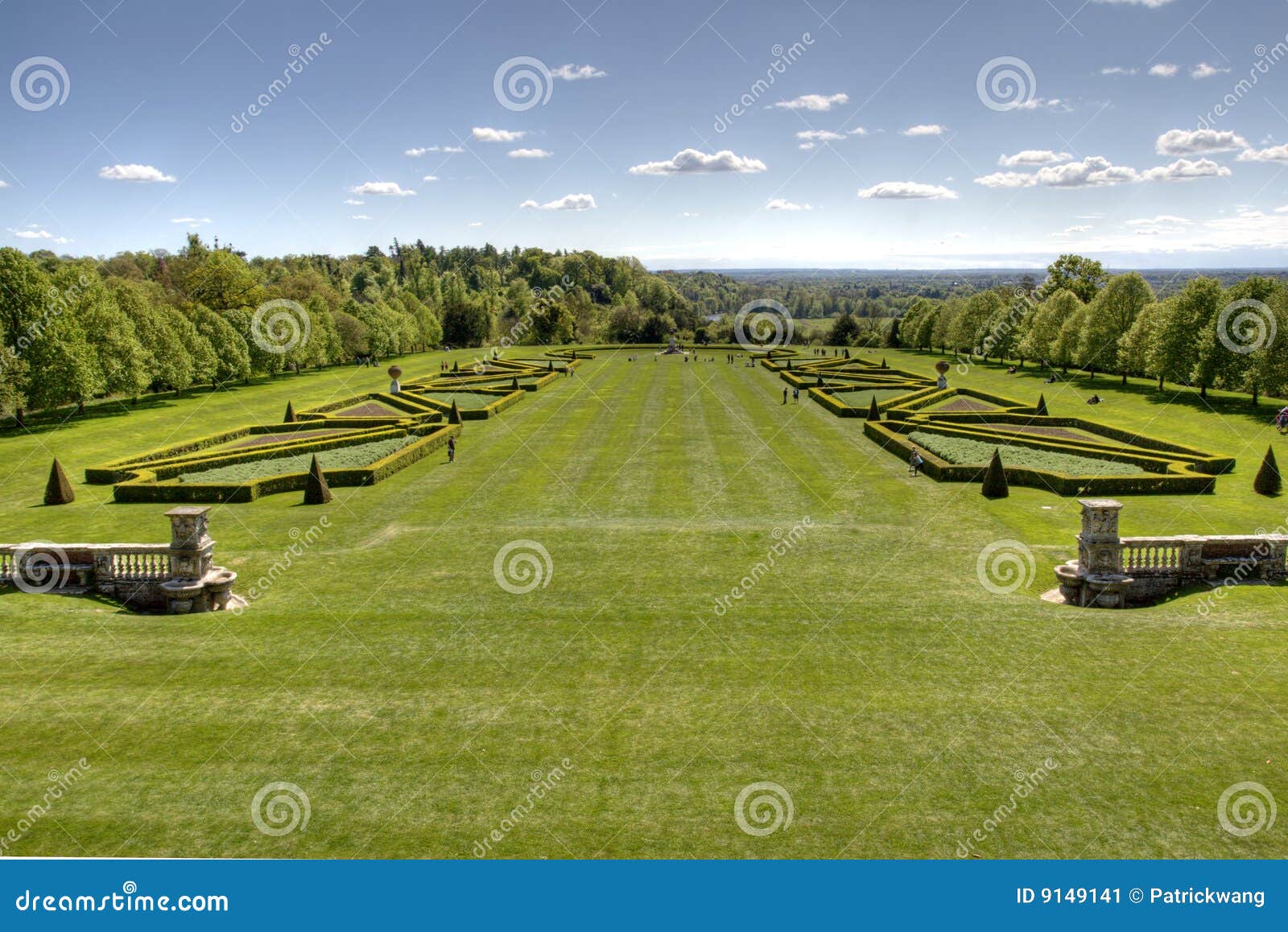 Cliveden garden England editorial photo. Image of england - 9149141