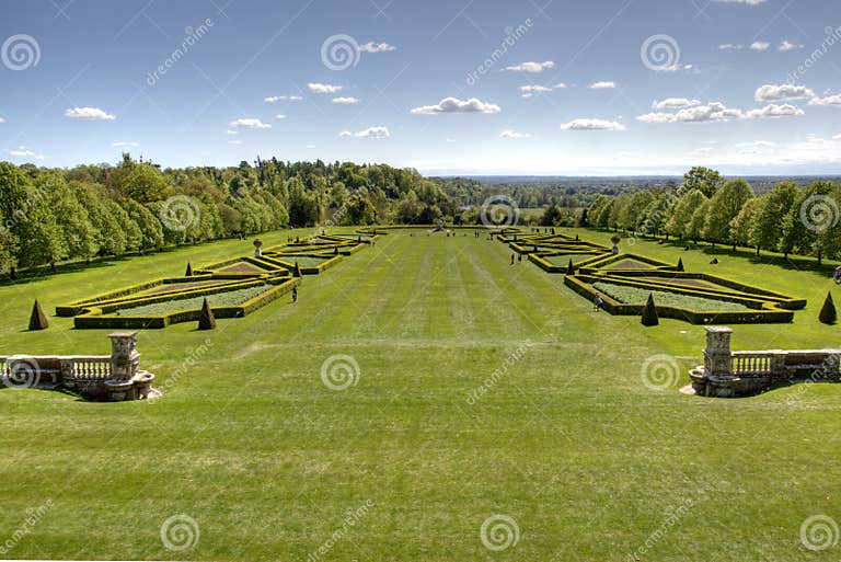 Cliveden garden England editorial photo. Image of england - 9149141