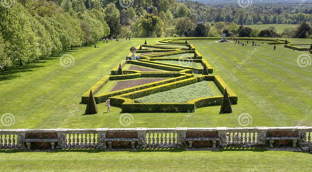 Cliveden garden England editorial image. Image of trust - 9149150