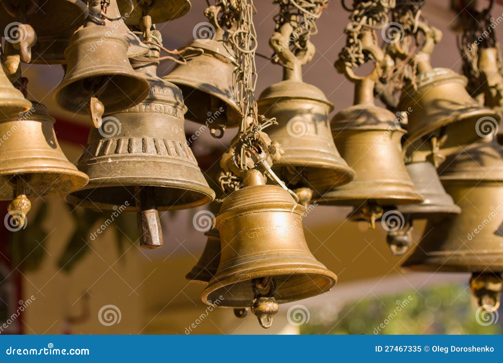 Cloche de temple indou image stock. Image du hindouisme - 27467335