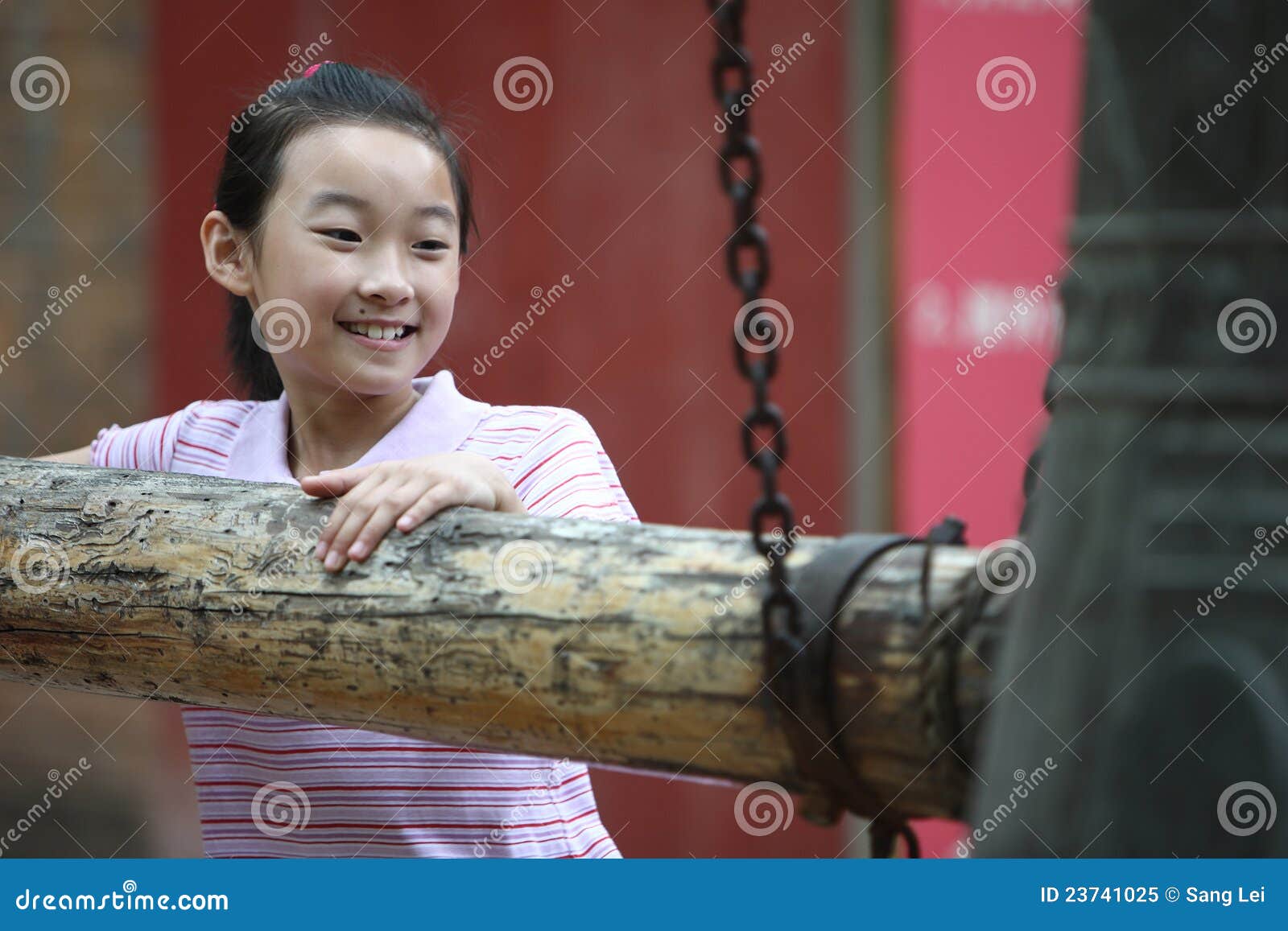 Cloches De Sonnerie D'enfant Image stock - Image du extérieur, voyage ...