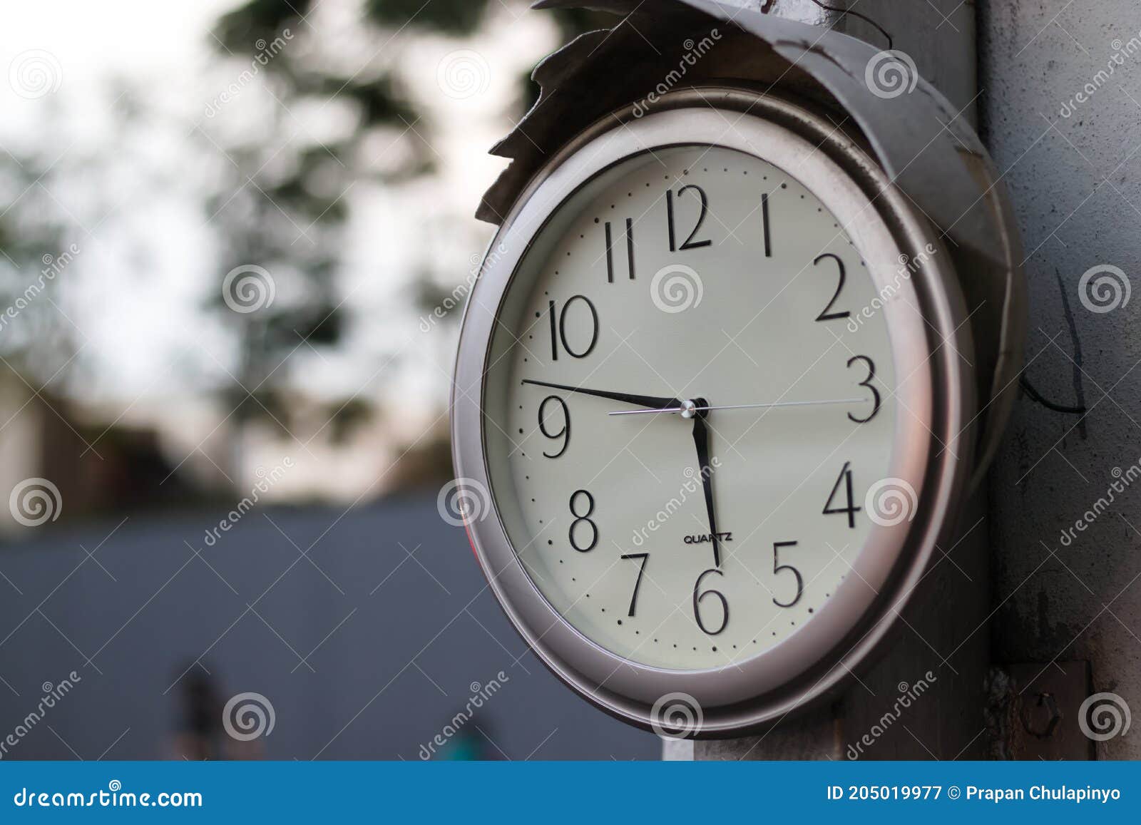 Clock at bus station queue stock image. Image of departure - 205019977