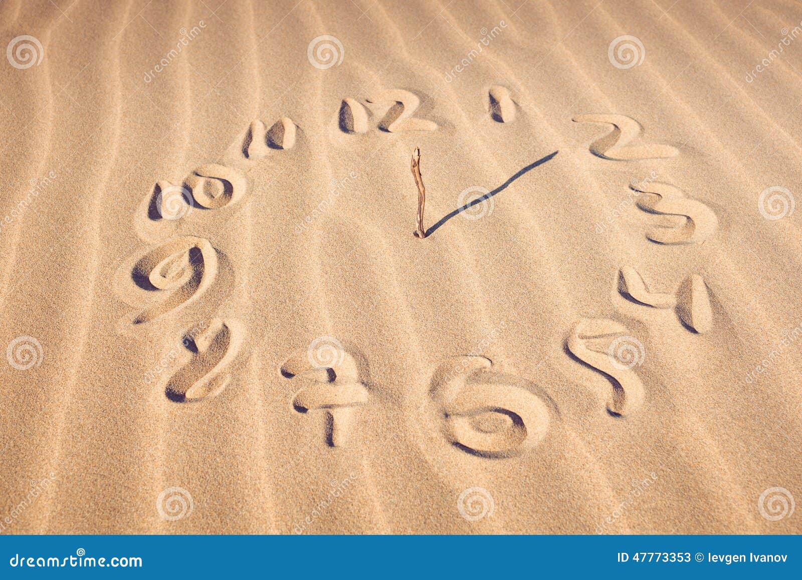 Clock face on beach stock image. Image of numeric, hands - 47773353