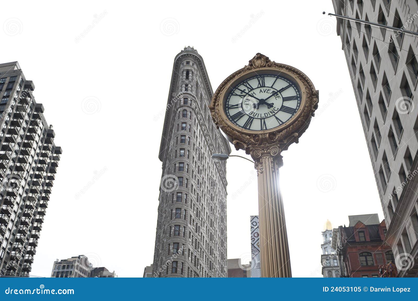 Clock by Flat Iron Building Editorial Image - Image of flat, golden ...