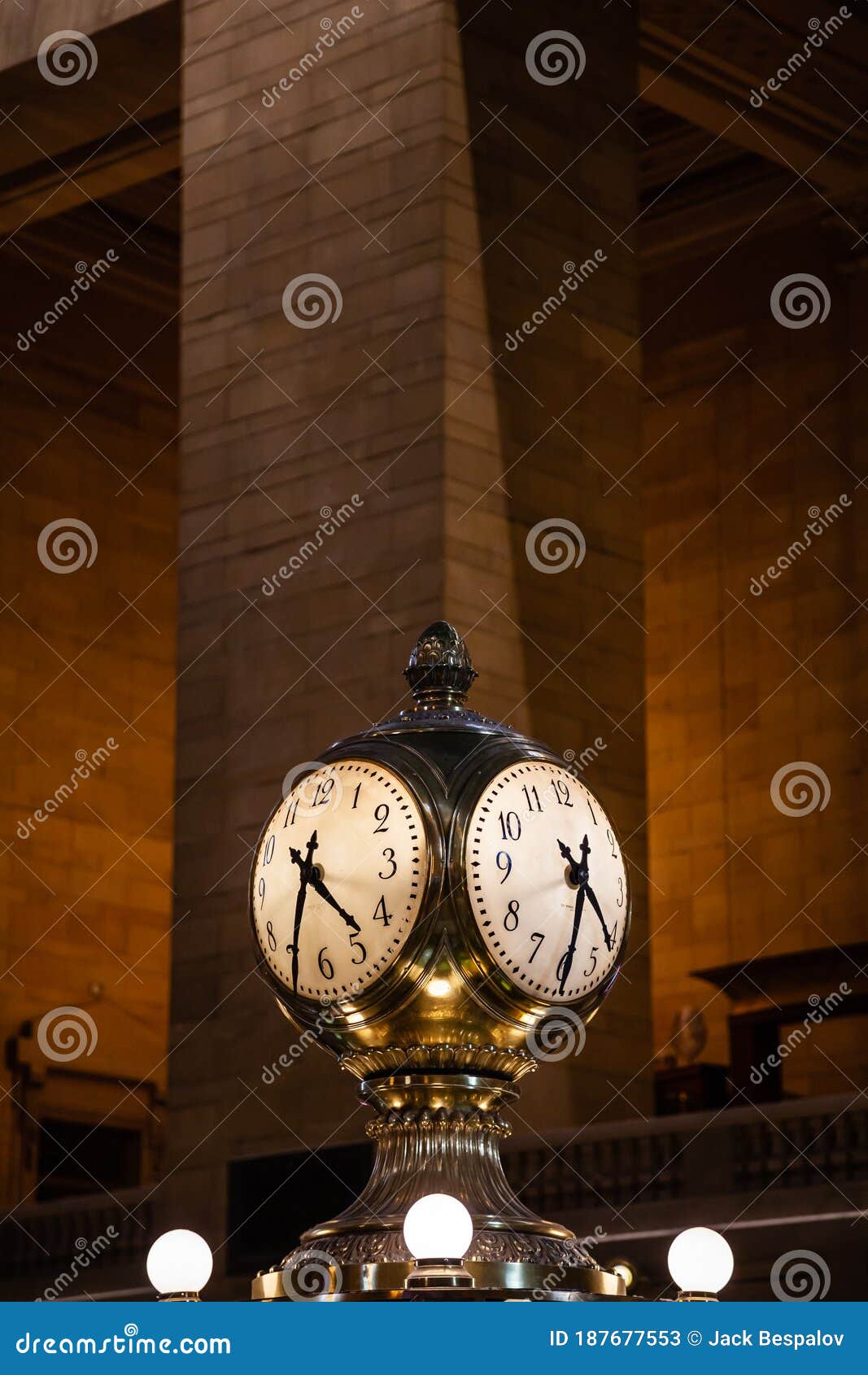 Clock in Grand Central Terminal Stock Image - Image of antique ...
