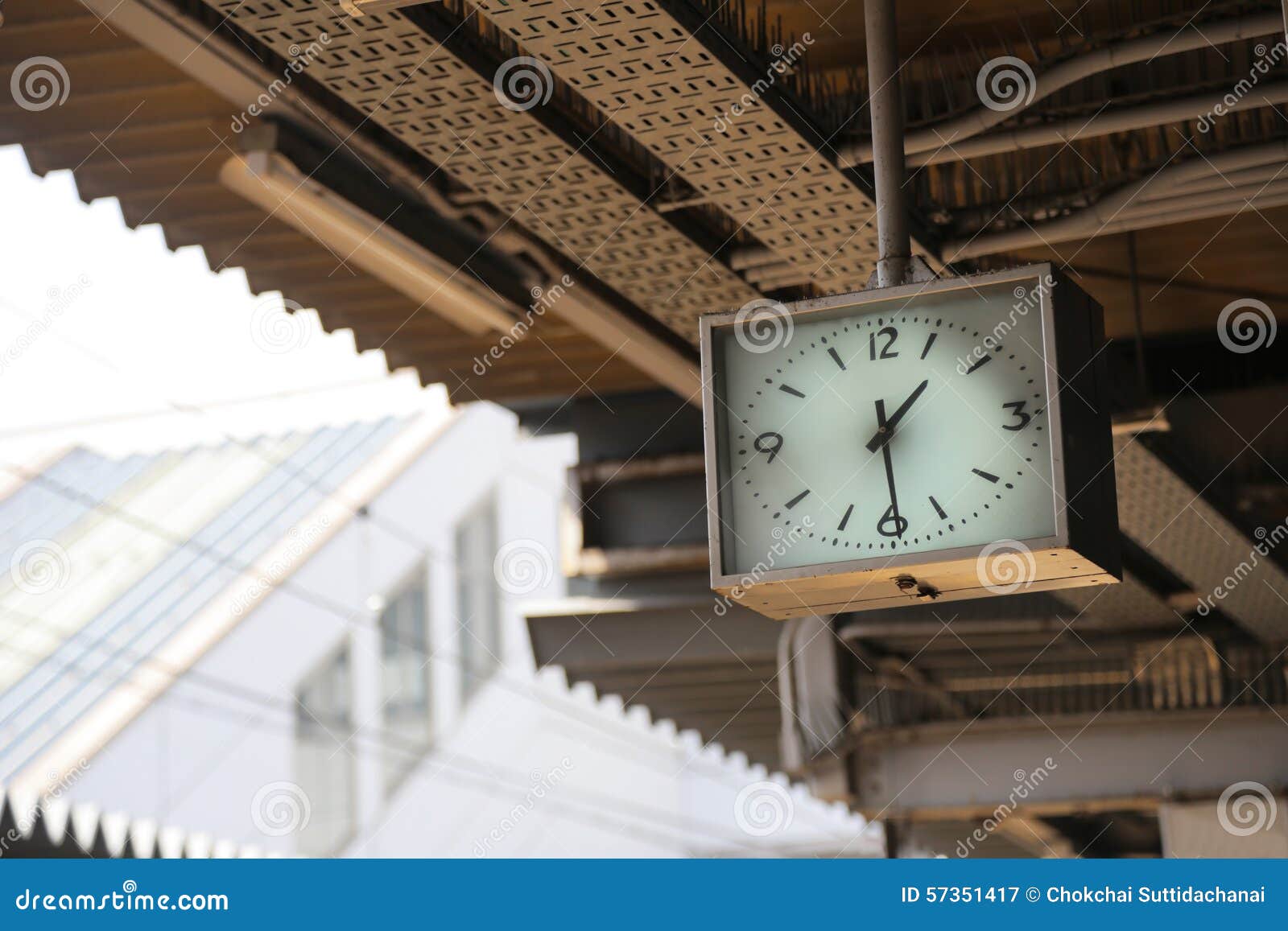 Clock in the Station stock image. Image of passing, pointers - 57351417