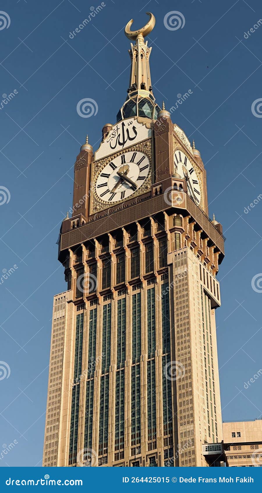 Clock Tower Mecca editorial image. Image of clock, mecca - 264425015