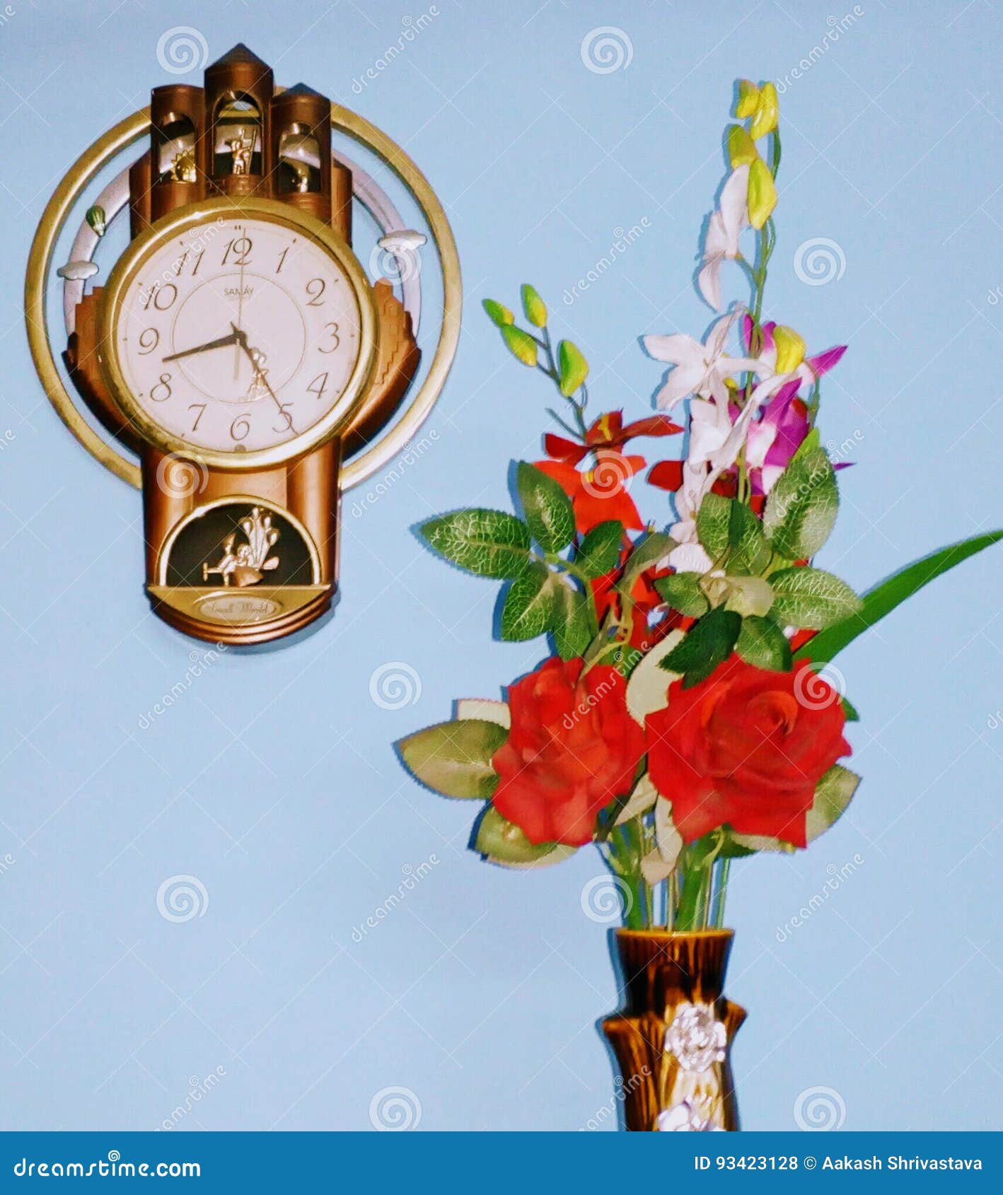 Clock and vase editorial stock photo. Image of vase, home - 93423128