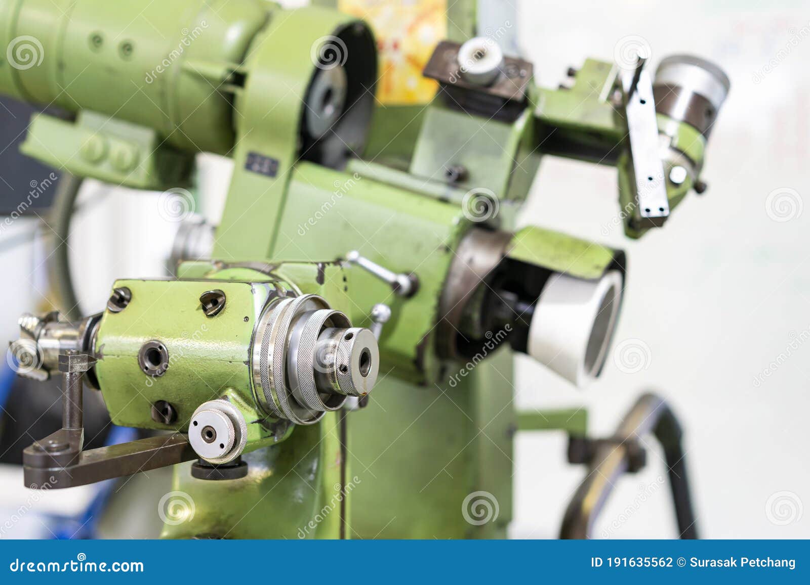 Close Up Adjustment Tool Holder of Multipurpose Semi Auto High ...