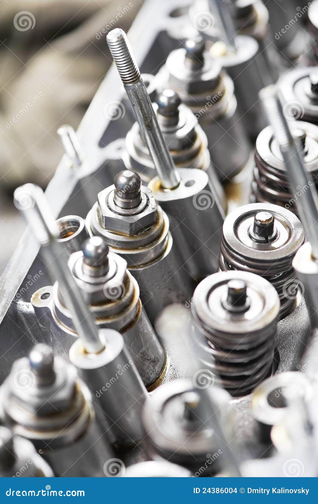 Close-up of Automobile Cylinder Head Stock Photo - Image of cylinder ...