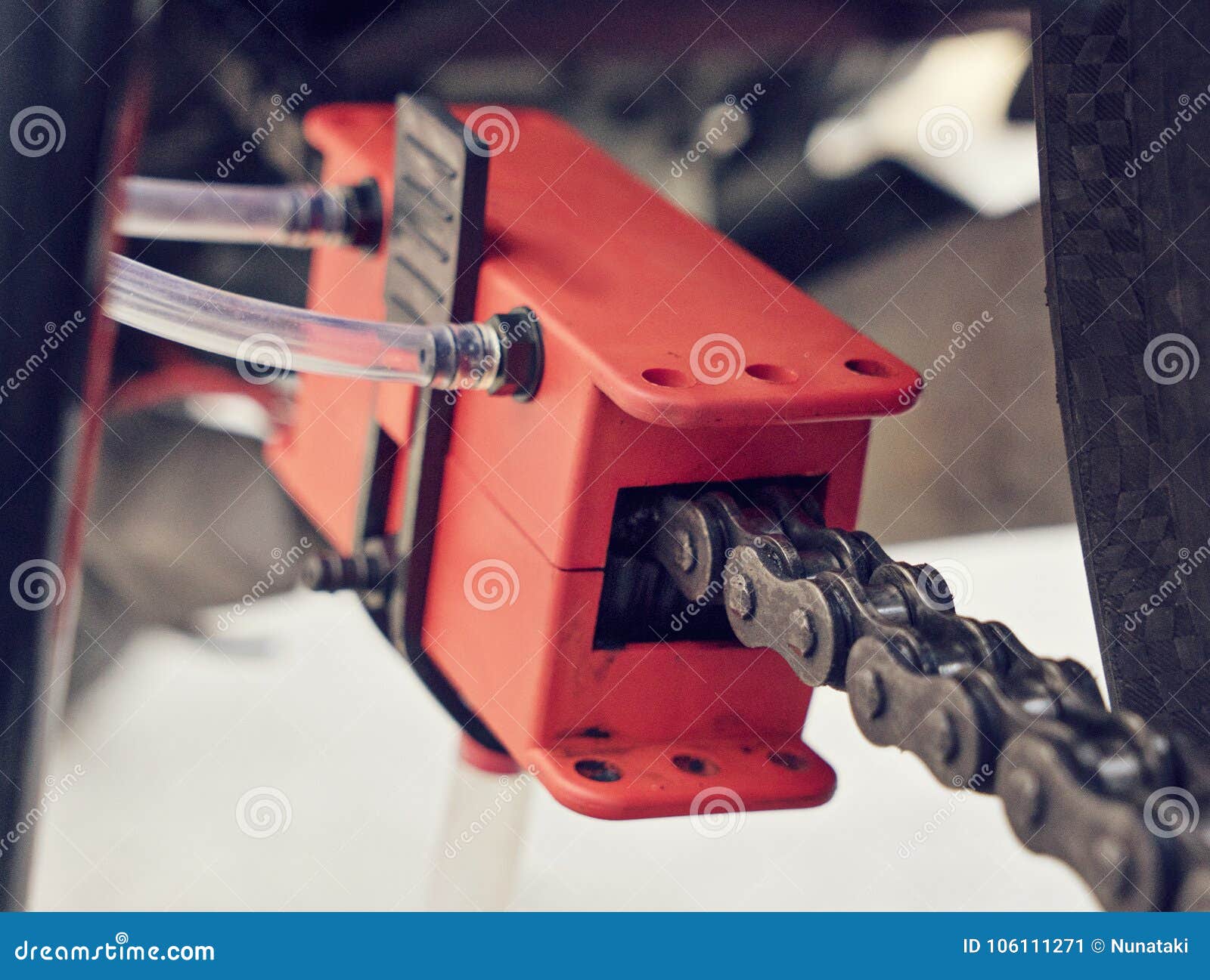 Close Up Chain Manual Cleaning Device Stock Image - Image of lubricant ...