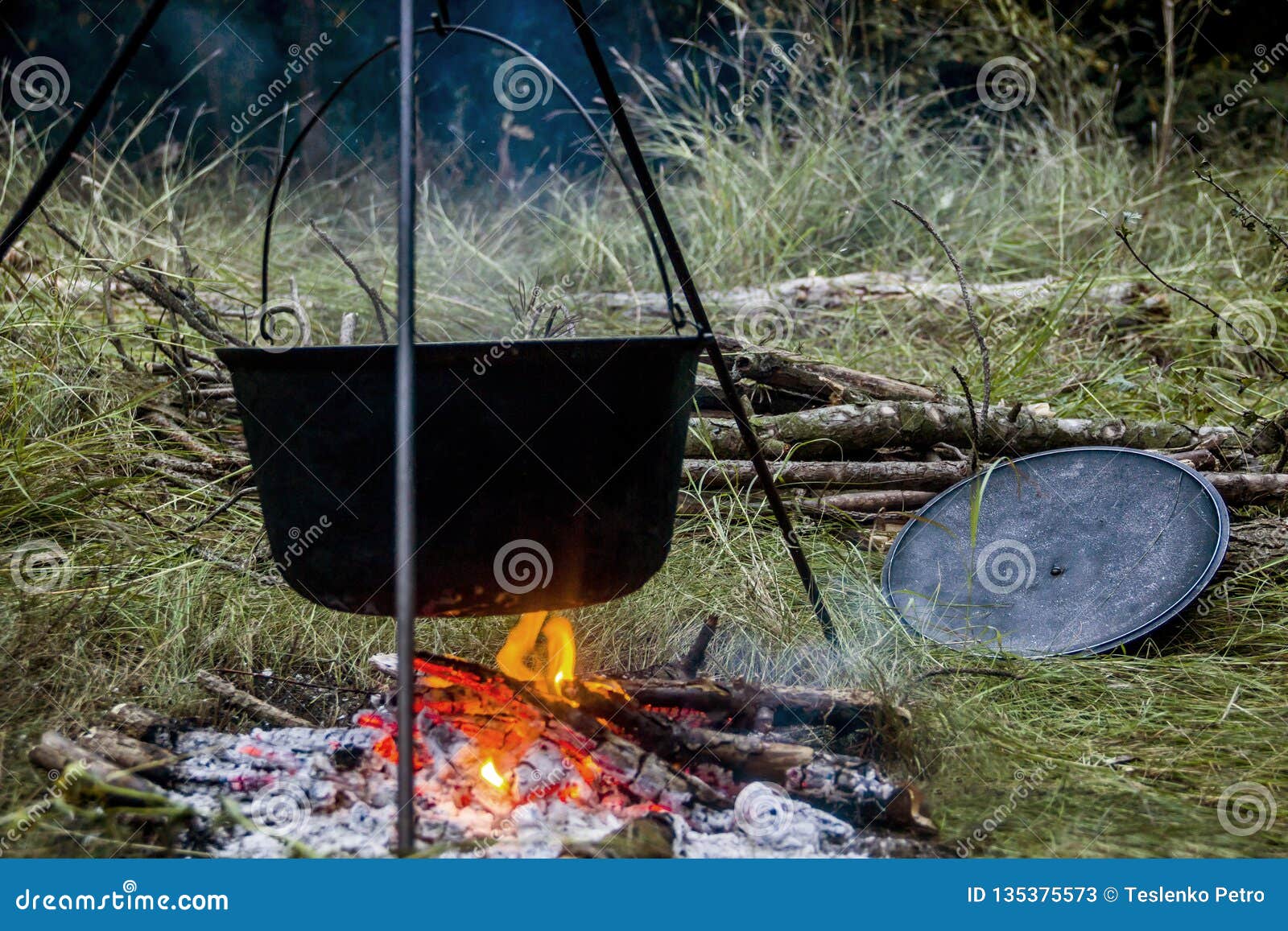 Cauldron on campfire stock image. Image of outdoors - 135375573