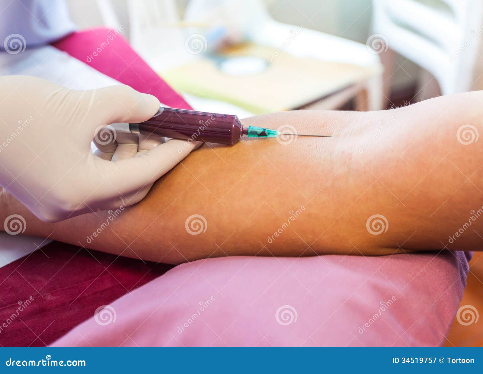 Close Up of Blood Extraction Stock Image - Image of indoors, injection ...